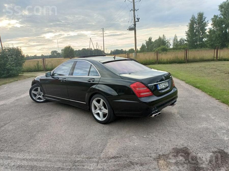 Черный Мерседес С 350 2006 в Елгава, объемом двигателя 3.50 л и пробегом 217 тыс. км за 7500 €, фото 12 на AUTOMOTO.COM.LV