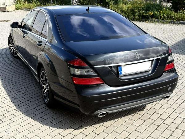 Melns Mercedes-Benz S 350 2006 Klaipėda, ar dzinēja tilpumu 3.50 L un nobraukumu 355 tūkst. km par 3500 €, foto 6 vietnē AUTOMOTO.COM.LV
