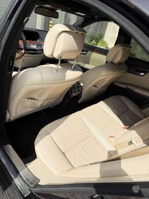 Черный Мерседес С 350 2006 в Клайпеда, объемом двигателя 3.50 л и пробегом 355 тыс. км за 3500 €, фото 19 на AUTOMOTO.COM.LV