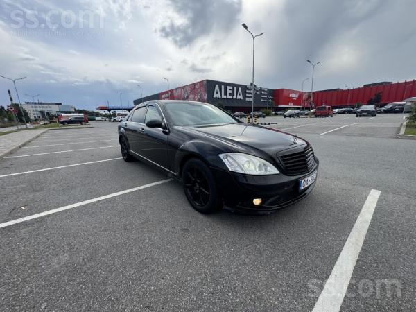 Черный Мерседес С 350 2006 в Рига, объемом двигателя 3.50 л и пробегом 325 тыс. км за 5950 €, фото 7 на AUTOMOTO.COM.LV