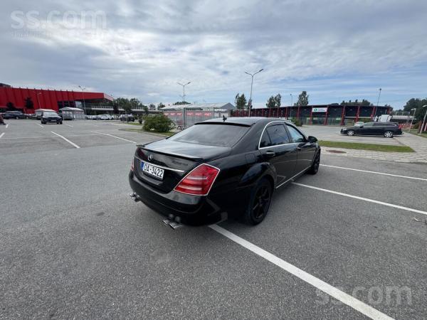 Черный Мерседес С 350 2006 в Рига, объемом двигателя 3.50 л и пробегом 325 тыс. км за 5950 €, фото 10 на AUTOMOTO.COM.LV
