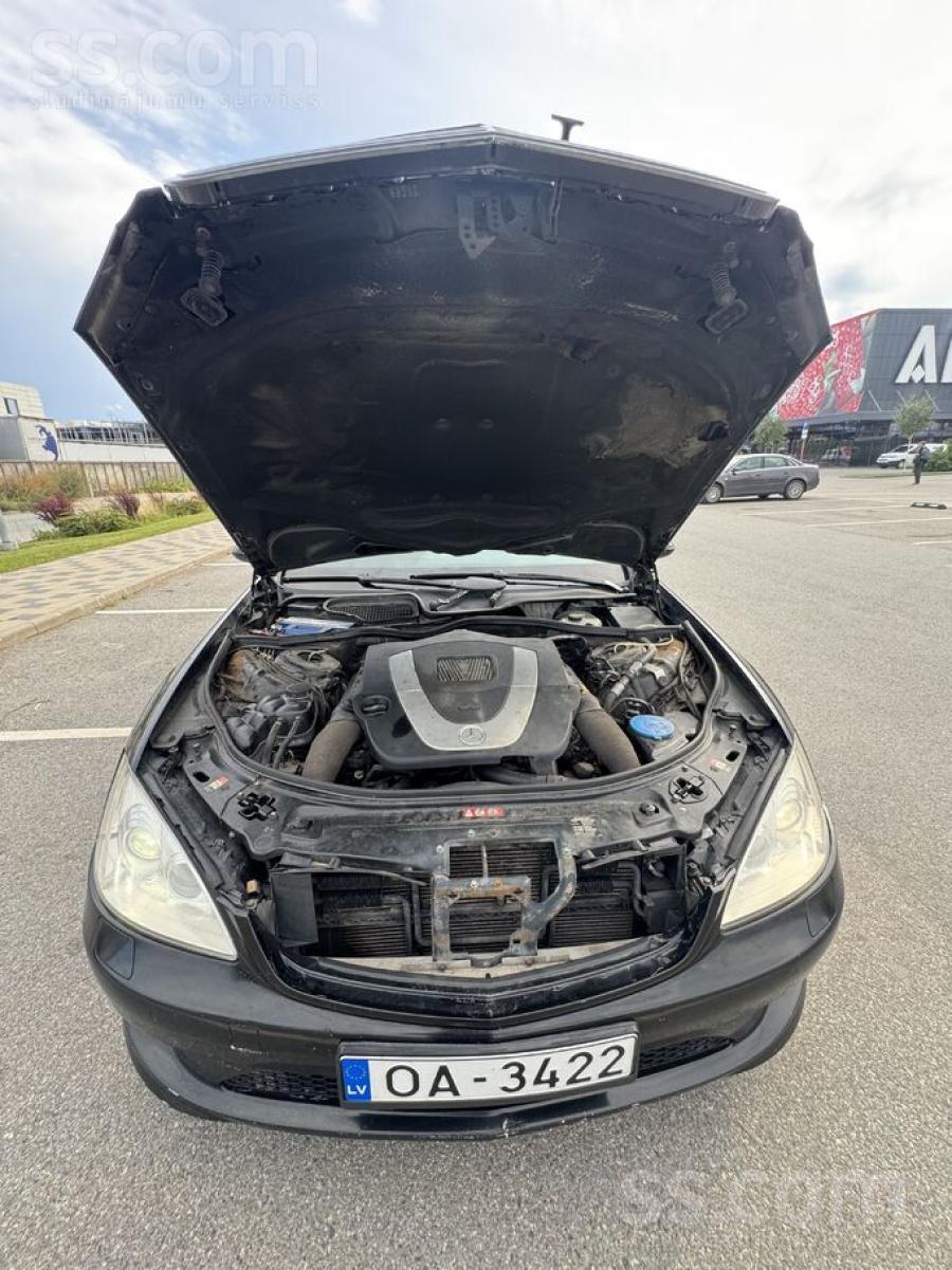 Black Mercedes-Benz S 350 2006 in Riga, with an engine capacity of 3.50 L and mileage of 325 thousand km for 5950 €, photo 12 on AUTOMOTO.COM.LV