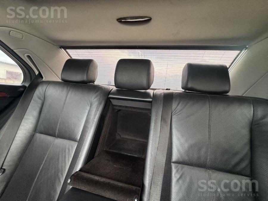 Black Mercedes-Benz S 350 2006 in Riga, with an engine capacity of 3.50 L and mileage of 325 thousand km for 5950 €, photo 21 on AUTOMOTO.COM.LV