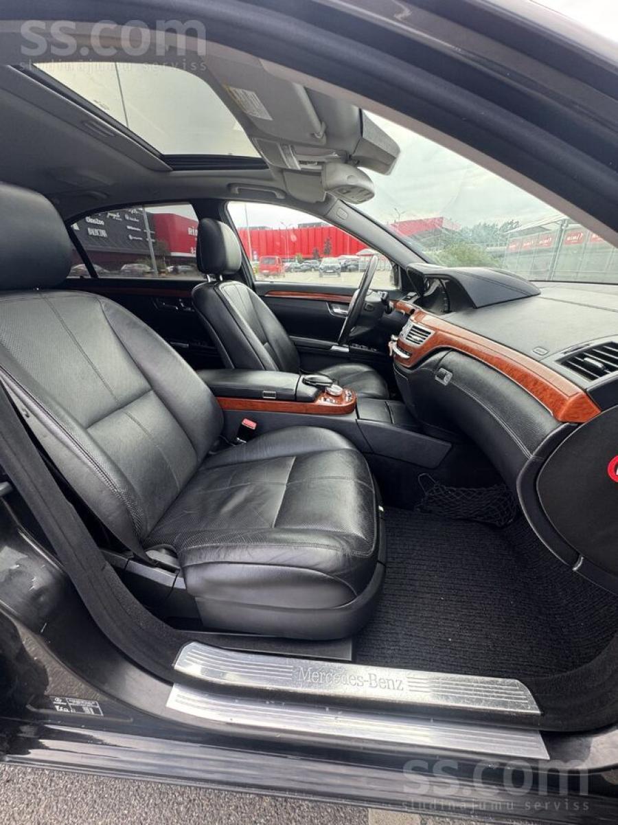 Black Mercedes-Benz S 350 2006 in Riga, with an engine capacity of 3.50 L and mileage of 325 thousand km for 5950 €, photo 25 on AUTOMOTO.COM.LV