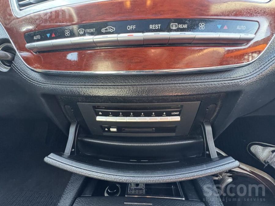 Black Mercedes-Benz S 350 2006 in Riga, with an engine capacity of 3.50 L and mileage of 325 thousand km for 5950 €, photo 27 on AUTOMOTO.COM.LV