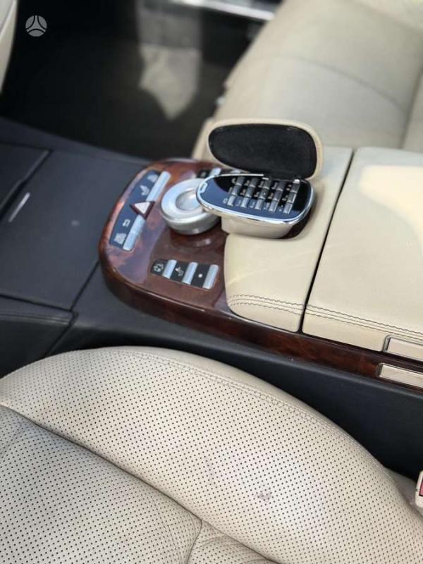 Черный Мерседес С 350 2006 в Клайпеда, объемом двигателя 3.50 л и пробегом 347 тыс. км за 3900 €, фото 9 на AUTOMOTO.COM.LV