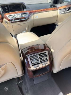 Черный Мерседес С 350 2006 в Клайпеда, объемом двигателя 3.50 л и пробегом 347 тыс. км за 3900 €, фото 15 на AUTOMOTO.COM.LV