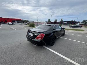 Melns Mercedes-Benz S 350 2006 Rīga, ar dzinēja tilpumu 3.50 L un nobraukumu 325 tūkst. km par 4999 €, foto 9 vietnē AUTOMOTO.COM.LV