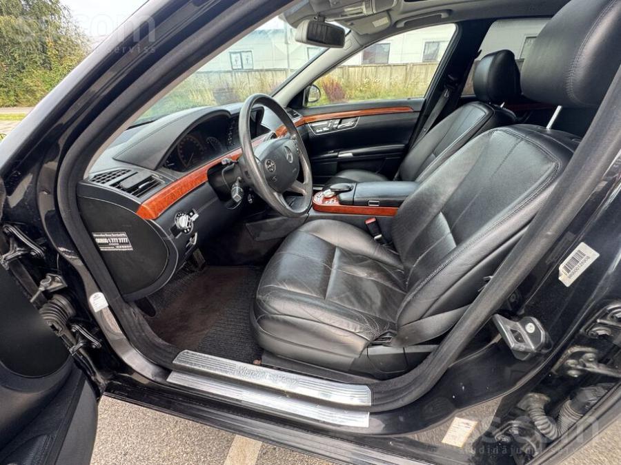 Melns Mercedes-Benz S 350 2006 Rīga, ar dzinēja tilpumu 3.50 L un nobraukumu 325 tūkst. km par 4999 €, foto 16 vietnē AUTOMOTO.COM.LV