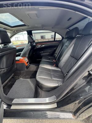 Melns Mercedes-Benz S 350 2006 Rīga, ar dzinēja tilpumu 3.50 L un nobraukumu 325 tūkst. km par 4999 €, foto 17 vietnē AUTOMOTO.COM.LV