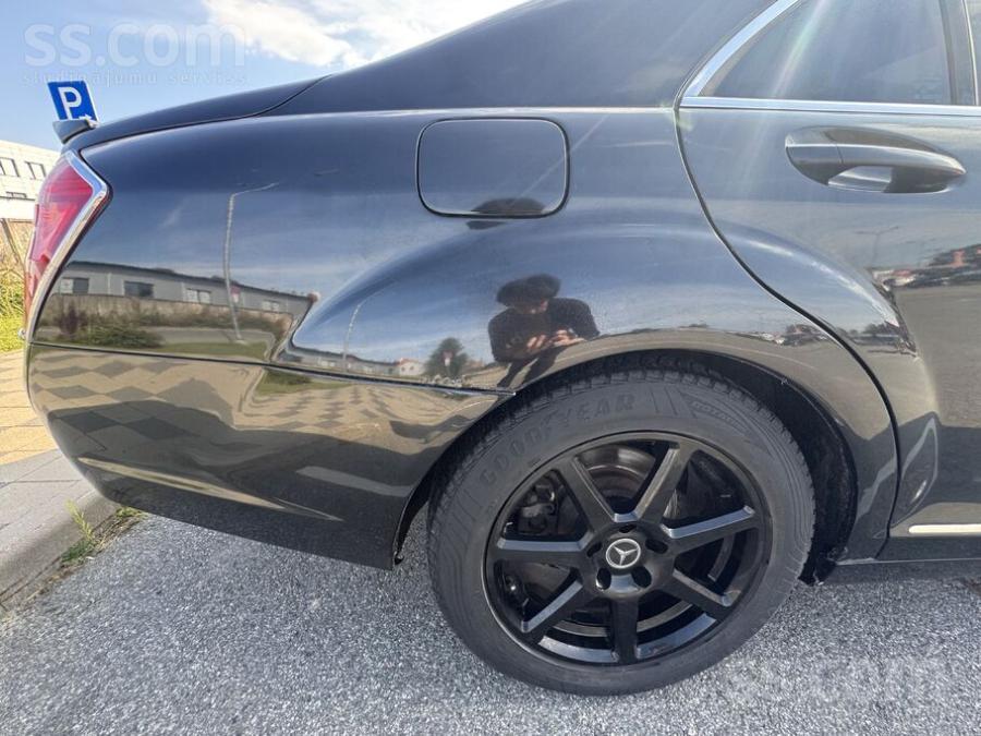 Melns Mercedes-Benz S 350 2006 Rīga, ar dzinēja tilpumu 3.50 L un nobraukumu 325 tūkst. km par 4999 €, foto 33 vietnē AUTOMOTO.COM.LV