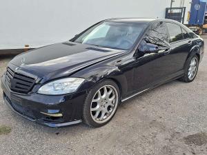 Черный Мерседес С 350 2006 в Укмерге, объемом двигателя 3.50 л и пробегом 299 тыс. км за 3250 €, фото  на AUTOMOTO.COM.LV