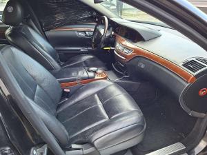 Черный Мерседес С 350 2006 в Укмерге, объемом двигателя 3.50 л и пробегом 299 тыс. км за 3250 €, фото 7 на AUTOMOTO.COM.LV