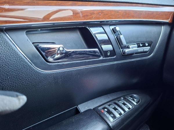 Melns Mercedes-Benz S 350 2006 Ukmergė, ar dzinēja tilpumu 3.50 L un nobraukumu 299 tūkst. km par 3250 €, foto 11 vietnē AUTOMOTO.COM.LV