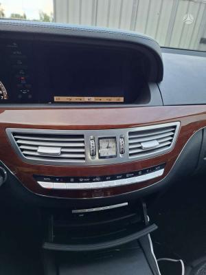 Melns Mercedes-Benz S 350 2006 Ukmergė, ar dzinēja tilpumu 3.50 L un nobraukumu 295 tūkst. km par 2950 €, foto 8 vietnē AUTOMOTO.COM.LV