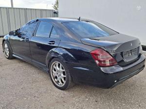 Черный Мерседес С 350 2006 в Укмерге, объемом двигателя 3.50 л и пробегом 296 тыс. км за 2750 €, фото 4 на AUTOMOTO.COM.LV