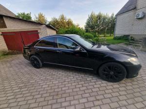 Черный Мерседес С 350 2006 в Кретинга, объемом двигателя 3.50 л и пробегом 331 тыс. км за 4700 €, фото  на AUTOMOTO.COM.LV