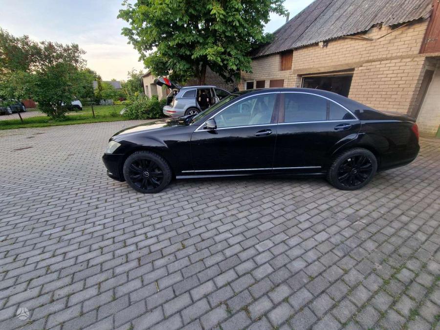 Черный Мерседес С 350 2006 в Кретинга, объемом двигателя 3.50 л и пробегом 331 тыс. км за 4700 €, фото 11 на AUTOMOTO.COM.LV
