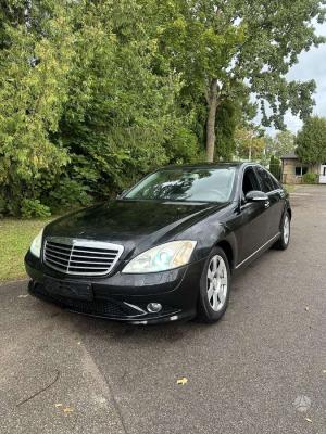 Черный Мерседес С 350 2006 в Шяуляй, объемом двигателя 3.50 л и пробегом 344 тыс. км за 2350 €, фото  на AUTOMOTO.COM.LV
