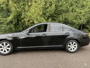 Черный Мерседес С 350 2006 в Шяуляй, объемом двигателя 3.50 л и пробегом 344 тыс. км за 2350 €, фото 3 на AUTOMOTO.COM.LV