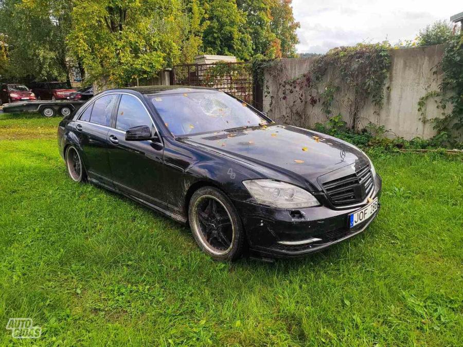 Melns Mercedes-Benz S 350 2006 Viļņa, ar dzinēja tilpumu 3.50 L un nobraukumu 247 tūkst. km par 3000 €, foto 10 vietnē AUTOMOTO.COM.LV