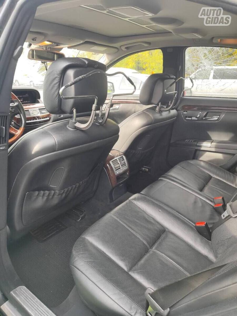Melns Mercedes-Benz S 350 2006 Viļņa, ar dzinēja tilpumu 3.50 L un nobraukumu 247 tūkst. km par 3000 €, foto 12 vietnē AUTOMOTO.COM.LV