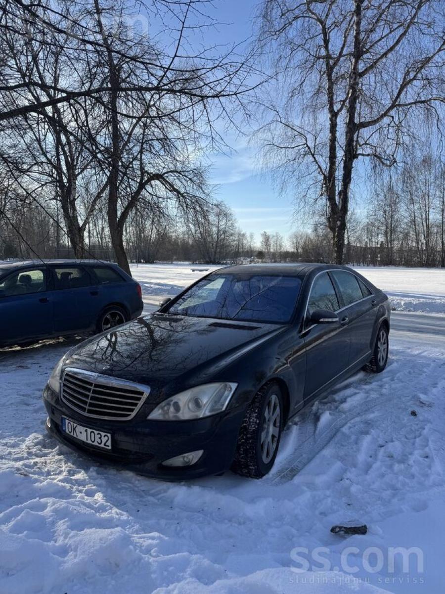 Black Mercedes-Benz S 350 2007 in Riga, with an engine capacity of 3.50 L and mileage of 368 thousand km for 6500 €, photo 2 on AUTOMOTO.COM.LV