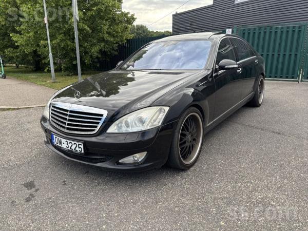 Melns Mercedes-Benz S 350 2007 Rīga, ar dzinēja tilpumu 3.50 L un nobraukumu 0 tūkst. km par 3990 €, foto 1 vietnē AUTOMOTO.COM.LV