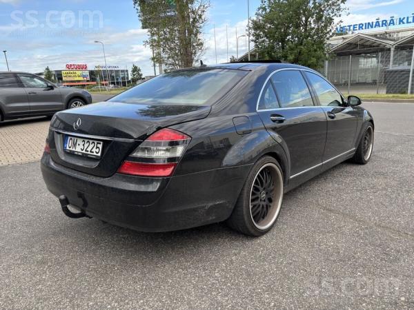 Melns Mercedes-Benz S 350 2007 Rīga, ar dzinēja tilpumu 3.50 L un nobraukumu 0 tūkst. km par 3990 €, foto 4 vietnē AUTOMOTO.COM.LV