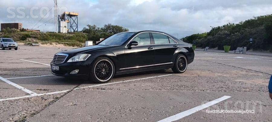Black Mercedes-Benz S 350 2007 in Jekabpils, with an engine capacity of 3.50 L and mileage of 381 thousand km for 3990 €, photo 1 on AUTOMOTO.COM.LV