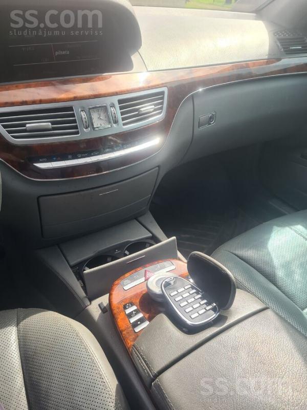 Black Mercedes-Benz S 350 2007 in Jekabpils, with an engine capacity of 3.50 L and mileage of 381 thousand km for 3990 €, photo 8 on AUTOMOTO.COM.LV