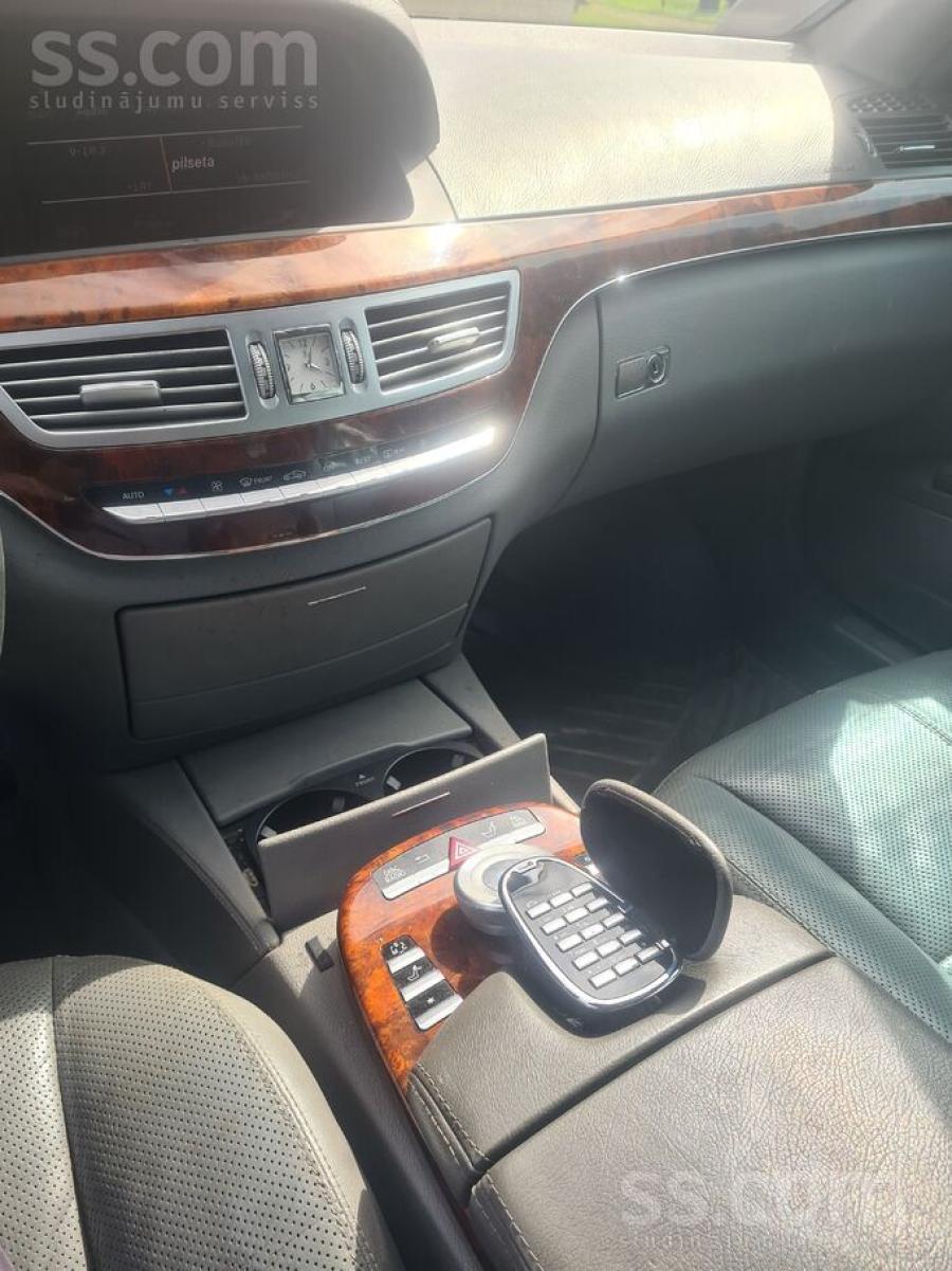 Black Mercedes-Benz S 350 2007 in Jekabpils, with an engine capacity of 3.50 L and mileage of 381 thousand km for 3990 €, photo 9 on AUTOMOTO.COM.LV