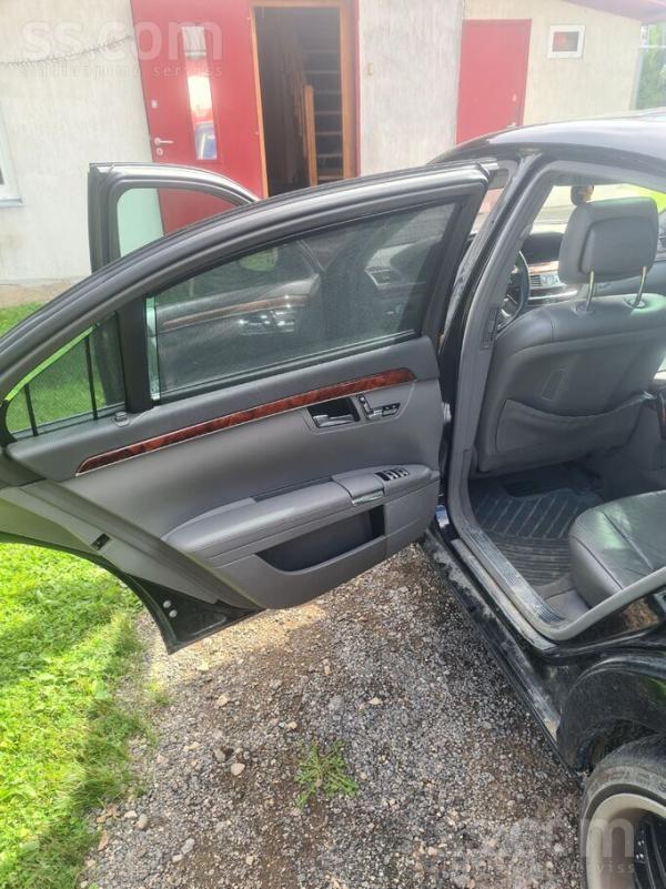 Melns Mercedes-Benz S 350 2007 Jēkabpils, ar dzinēja tilpumu 3.50 L un nobraukumu 381 tūkst. km par 3990 €, foto 4 vietnē AUTOMOTO.COM.LV