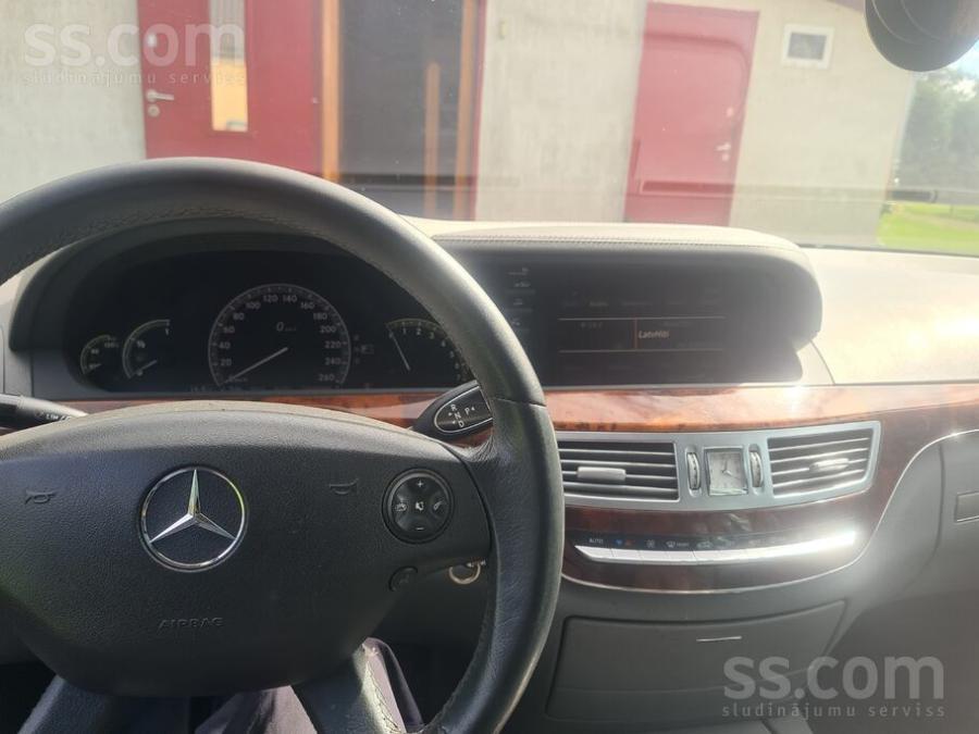 Black Mercedes-Benz S 350 2007 in Jekabpils, with an engine capacity of 3.50 L and mileage of 381 thousand km for 3990 €, photo 9 on AUTOMOTO.COM.LV