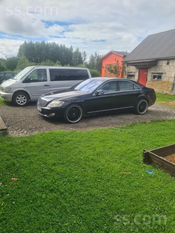 Melns Mercedes-Benz S 350 2007 Jēkabpils, ar dzinēja tilpumu 3.50 L un nobraukumu 381 tūkst. km par 3990 €, foto 9 vietnē AUTOMOTO.COM.LV
