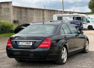 Melns Mercedes-Benz S 350 2007 Narva, ar dzinēja tilpumu 3.50 L un nobraukumu 290 tūkst. km par 3990 €, foto 4 vietnē AUTOMOTO.COM.LV