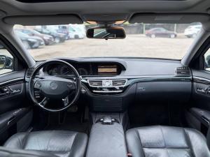 Melns Mercedes-Benz S 350 2007 Narva, ar dzinēja tilpumu 3.50 L un nobraukumu 290 tūkst. km par 3990 €, foto 17 vietnē AUTOMOTO.COM.LV