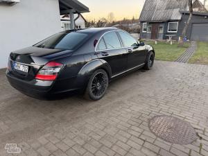 Black Mercedes-Benz S 350 2008 in Vilnius, with an engine capacity of 3.50 L and mileage of 320 thousand km for 4999 €, photo 6 on AUTOMOTO.COM.LV