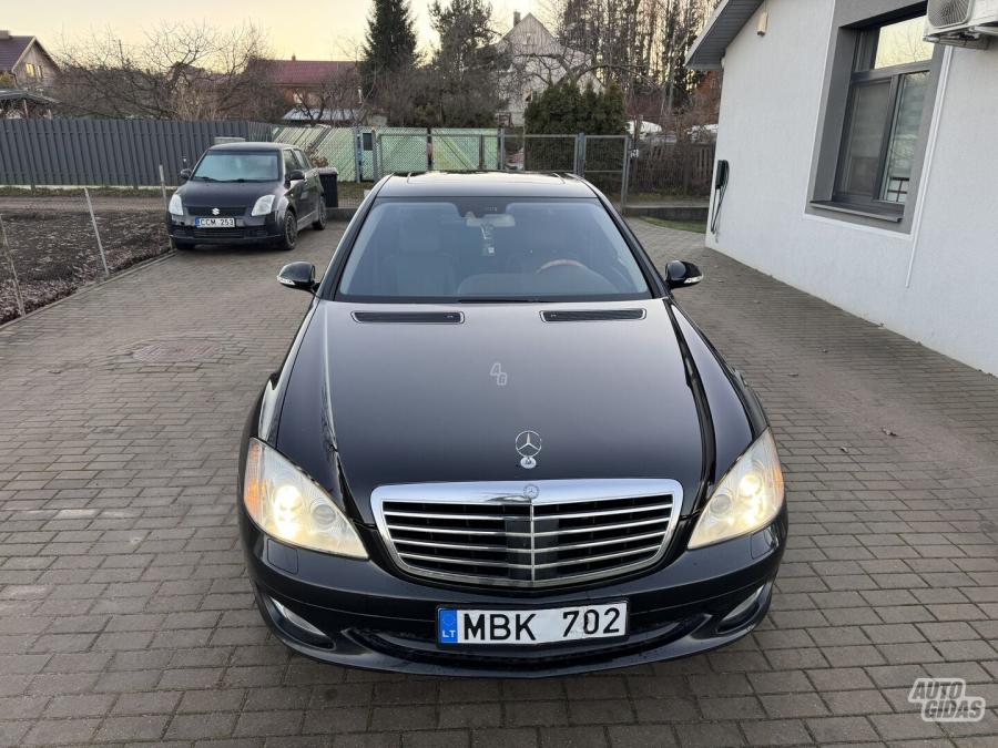 Black Mercedes-Benz S 350 2008 in Vilnius, with an engine capacity of 3.50 L and mileage of 320 thousand km for 4999 €, photo 7 on AUTOMOTO.COM.LV