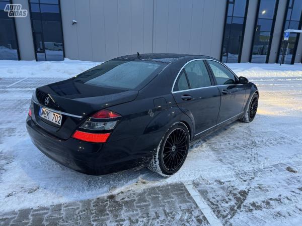 Black Mercedes-Benz S 350 2008 in Vilnius, with an engine capacity of 3.50 L and mileage of 328 thousand km for 4600 €, photo 7 on AUTOMOTO.COM.LV