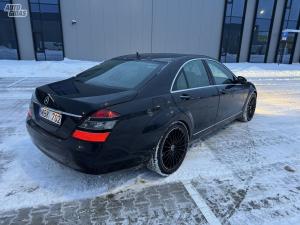 Melns Mercedes-Benz S 350 2008 Viļņa, ar dzinēja tilpumu 3.50 L un nobraukumu 328 tūkst. km par 4600 €, foto 7 vietnē AUTOMOTO.COM.LV