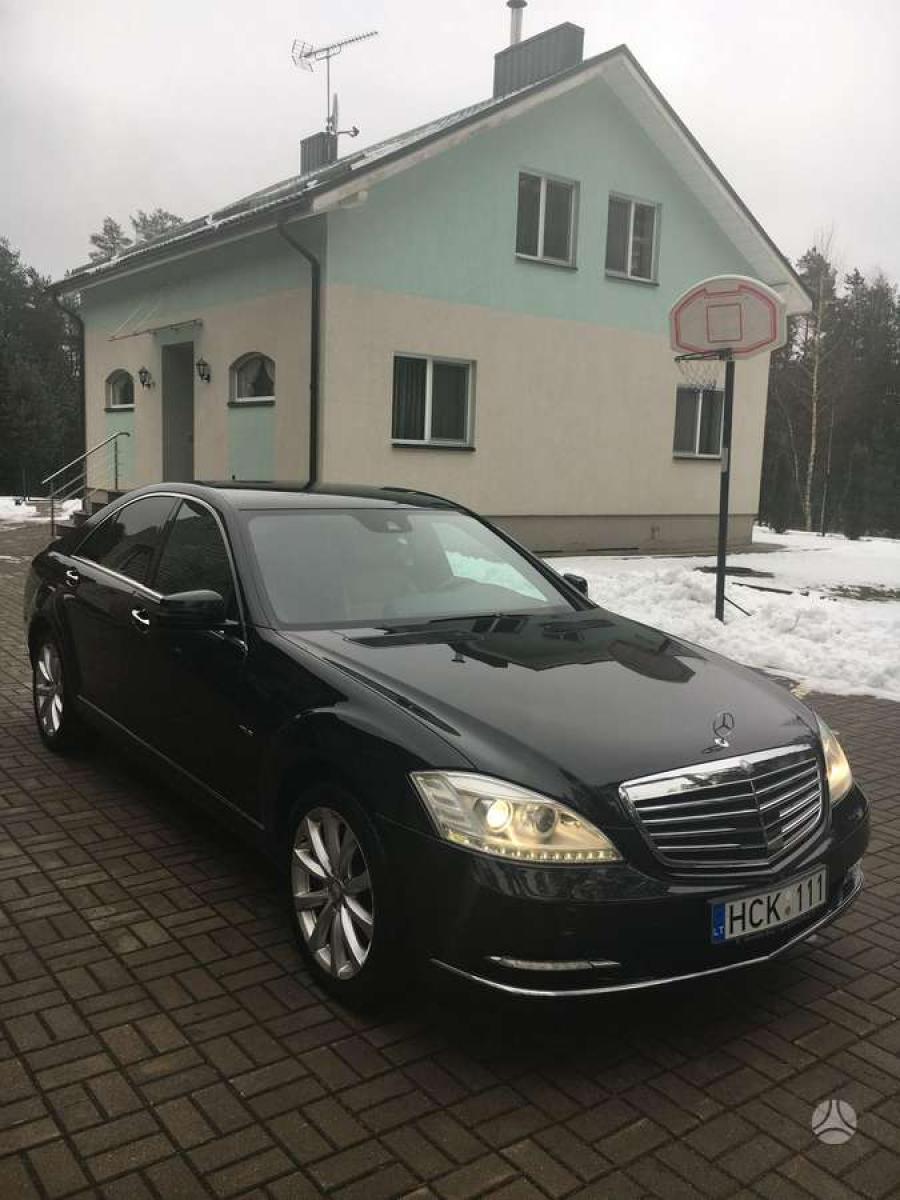 Черный Мерседес С 350 2009 в Друскининкай, объемом двигателя 2.99 л и пробегом 424 тыс. км за 10700 €, фото 1 на AUTOMOTO.COM.LV