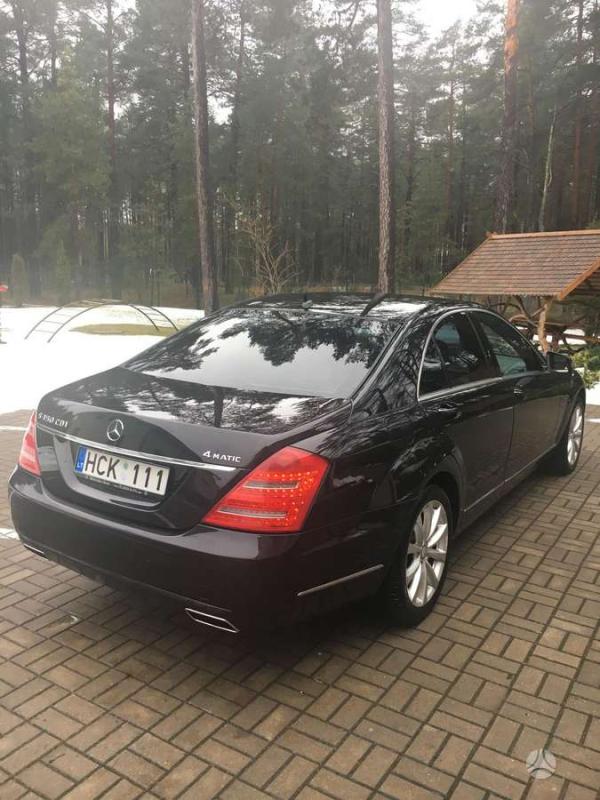 Melns Mercedes-Benz S 350 2009 Druskininkai, ar dzinēja tilpumu 2.99 L un nobraukumu 424 tūkst. km par 10700 €, foto 4 vietnē AUTOMOTO.COM.LV