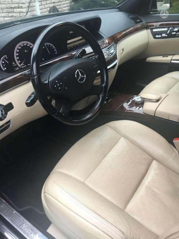 Melns Mercedes-Benz S 350 2009 Druskininkai, ar dzinēja tilpumu 2.99 L un nobraukumu 424 tūkst. km par 10700 €, foto 7 vietnē AUTOMOTO.COM.LV