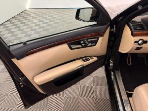 Melns Mercedes-Benz S 350 2009 Marijampole, ar dzinēja tilpumu 2.99 L un nobraukumu 313 tūkst. km par 10650 €, foto 7 vietnē AUTOMOTO.COM.LV