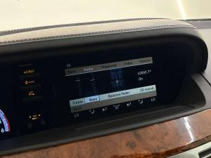 Melns Mercedes-Benz S 350 2009 Marijampole, ar dzinēja tilpumu 2.99 L un nobraukumu 313 tūkst. km par 10650 €, foto 21 vietnē AUTOMOTO.COM.LV
