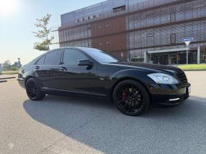 Black Mercedes-Benz S 350 2009 in Klaipeda, with an engine capacity of 2.99 L and mileage of 291 thousand km for 10999 €, photo  on AUTOMOTO.COM.LV