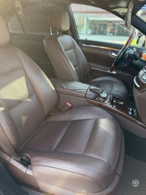 Черный Мерседес С 350 2009 в Клайпеда, объемом двигателя 2.99 л и пробегом 291 тыс. км за 10999 €, фото 5 на AUTOMOTO.COM.LV