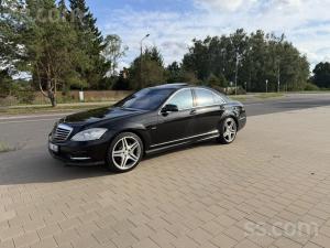 Черный Мерседес С 350 2009 в Рига, объемом двигателя 3.00 л и пробегом 291 тыс. км за 17000 €, фото 3 на AUTOMOTO.COM.LV