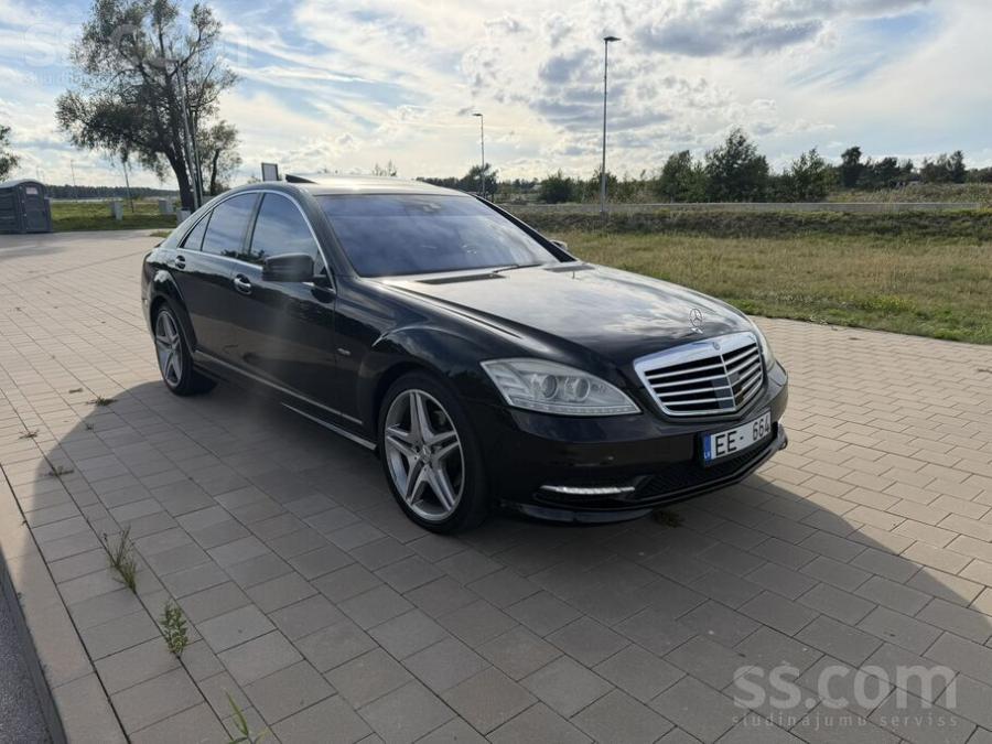 Черный Мерседес С 350 2009 в Рига, объемом двигателя 3.00 л и пробегом 291 тыс. км за 17000 €, фото 4 на AUTOMOTO.COM.LV